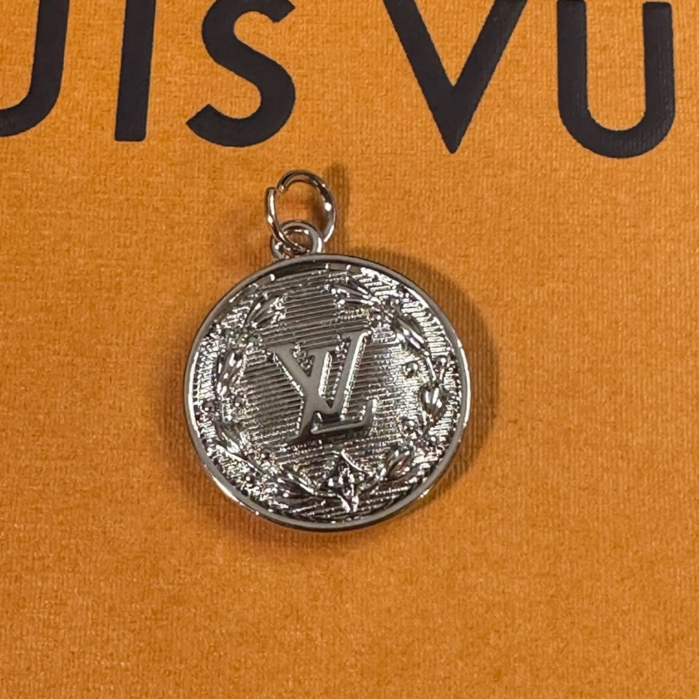 Louis Vuitton Lv Silver Tone Zipper Pull (Heavy Weigh… - Gem